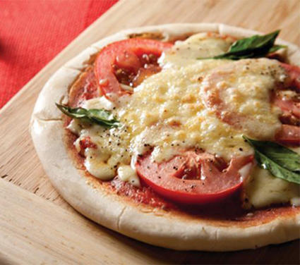 pizza_de_queso_albahaca_y_jitomate