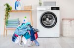 6 errores de lavado que dejan mal olor en la ropa y cómo evitarlos