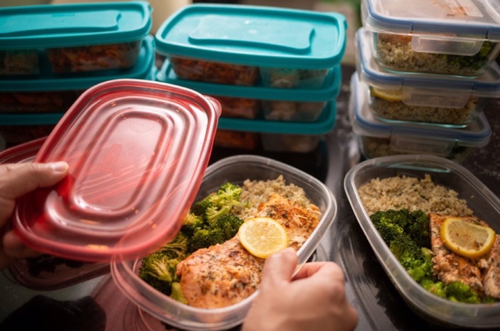 ¿Se te echa a perder la comida con este calor? 7 tips para conservarla