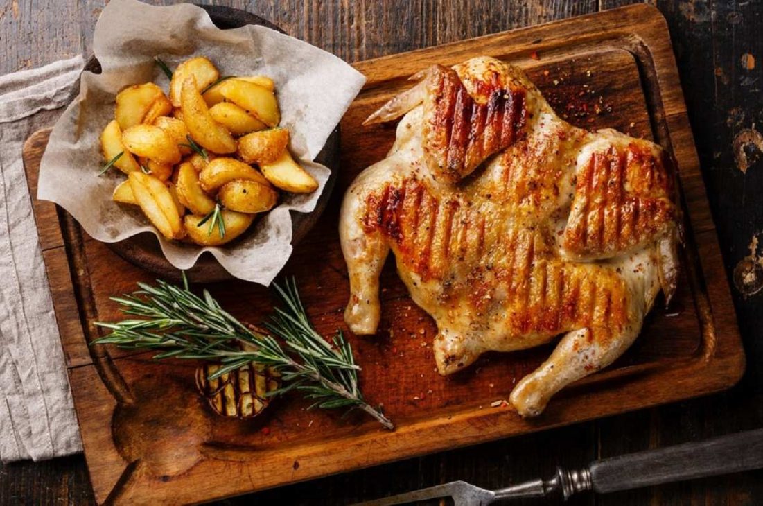 8 secretos para preparar un pollo a la brasa jugoso y crujiente