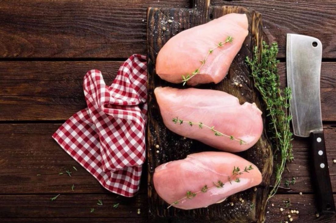 Los 7 errores más comunes a la hora cocinar pollo y cómo evitarlos