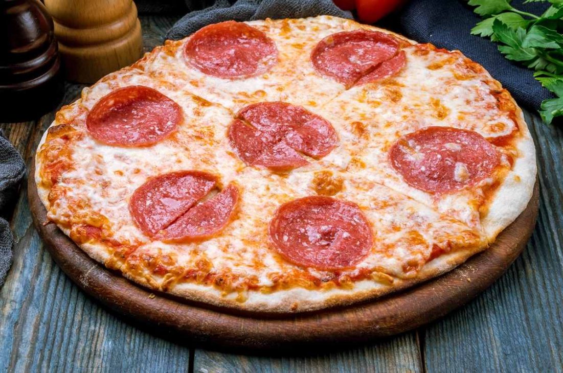 Estas son las 4 marcas de pizza que tienen menos calorías, según Profeco