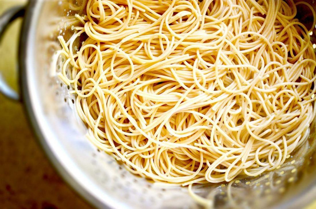 8 tips para cocinar espagueti a la crema perfecto y evitar que se bata