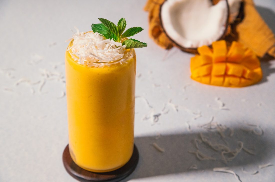 agua-de-mango-con-coco