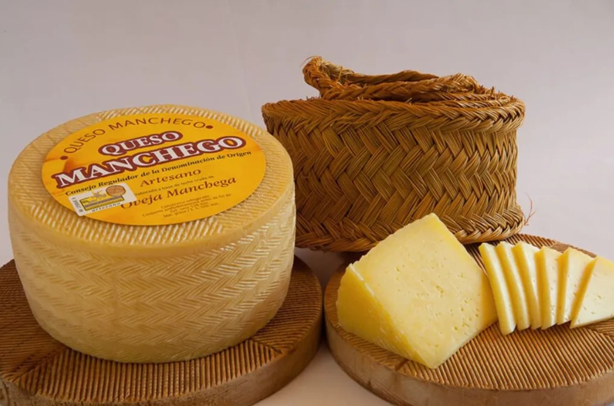 El queso que sabe a manchego, cuesta solo 15 pesos y Profeco sí recomienda